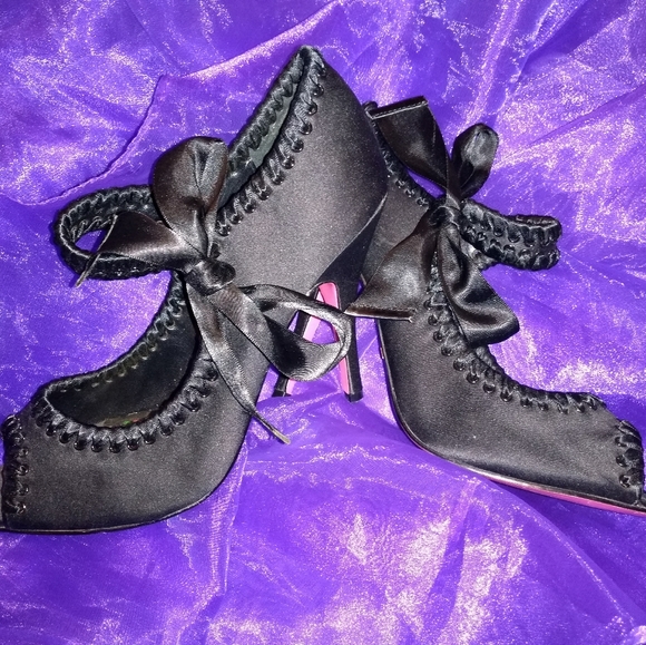 Betsey Johnson | Shoes | Host Pick Pink Bottoms Betsey Johnson Black ...